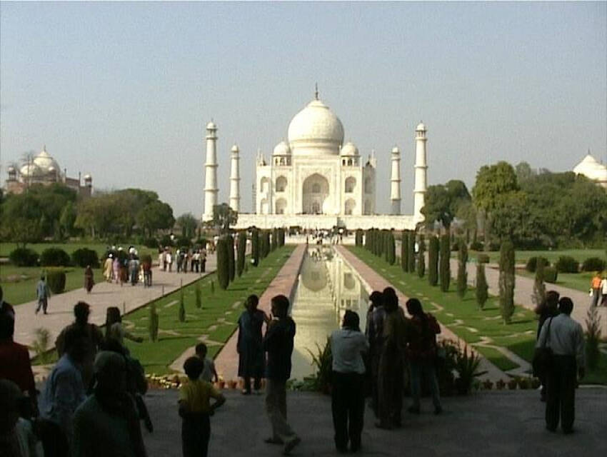 1-Day Trip to The Taj Mahal and Agra from Pune with Both side ...