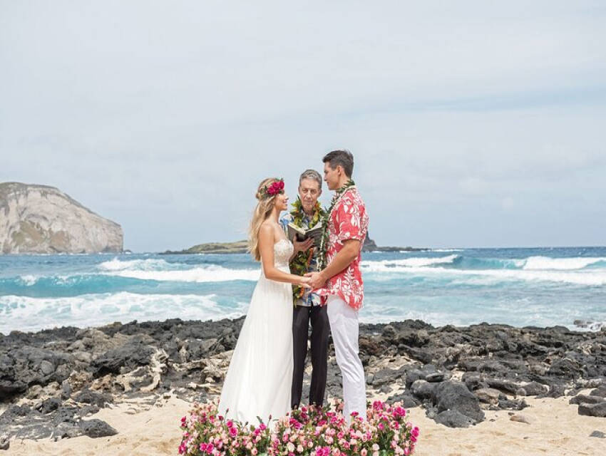 Romantic Oceanfront Beach Wedding in Honolulu, Aug 22nd 2:00pm ...